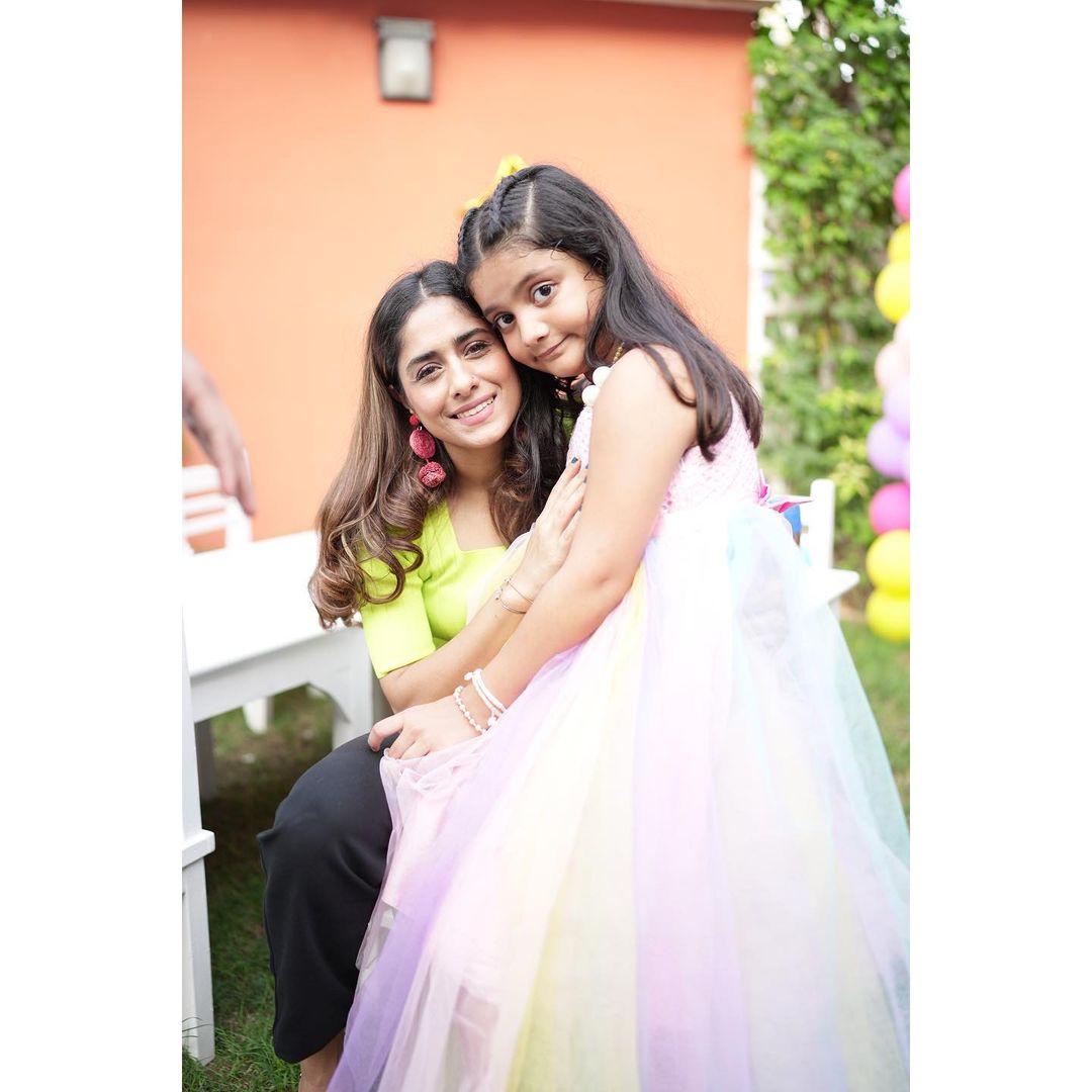 Hd Images From Sanam Jungs Daughter Alayas 6th Birthday Reviewit Pk