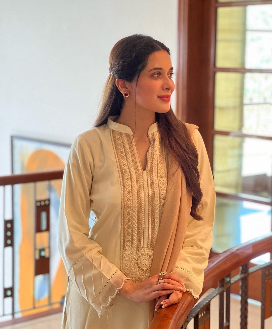 Azekah Daniel Dressing Invites Heavy Public Criticism | Reviewit.pk
