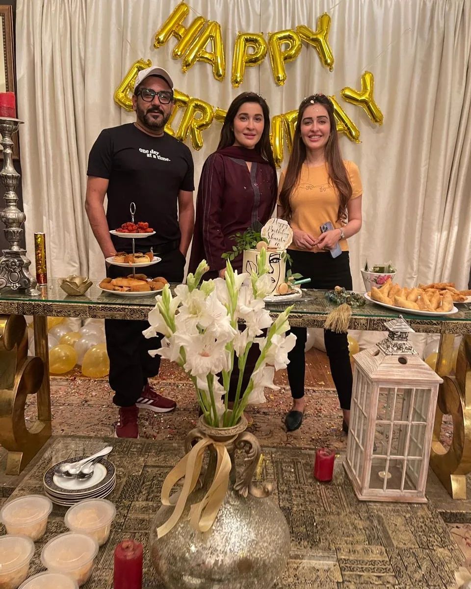 Pre Birthday Celebration of Shaista Lodhi From Drama Set | Reviewit.pk