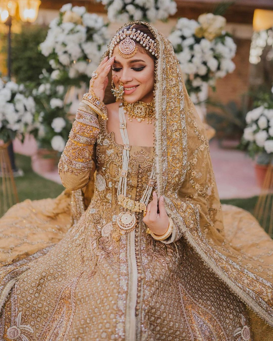 Sonya Hussyn Looks Adorable In Dull Gold Bridal Outfit | Reviewit.pk