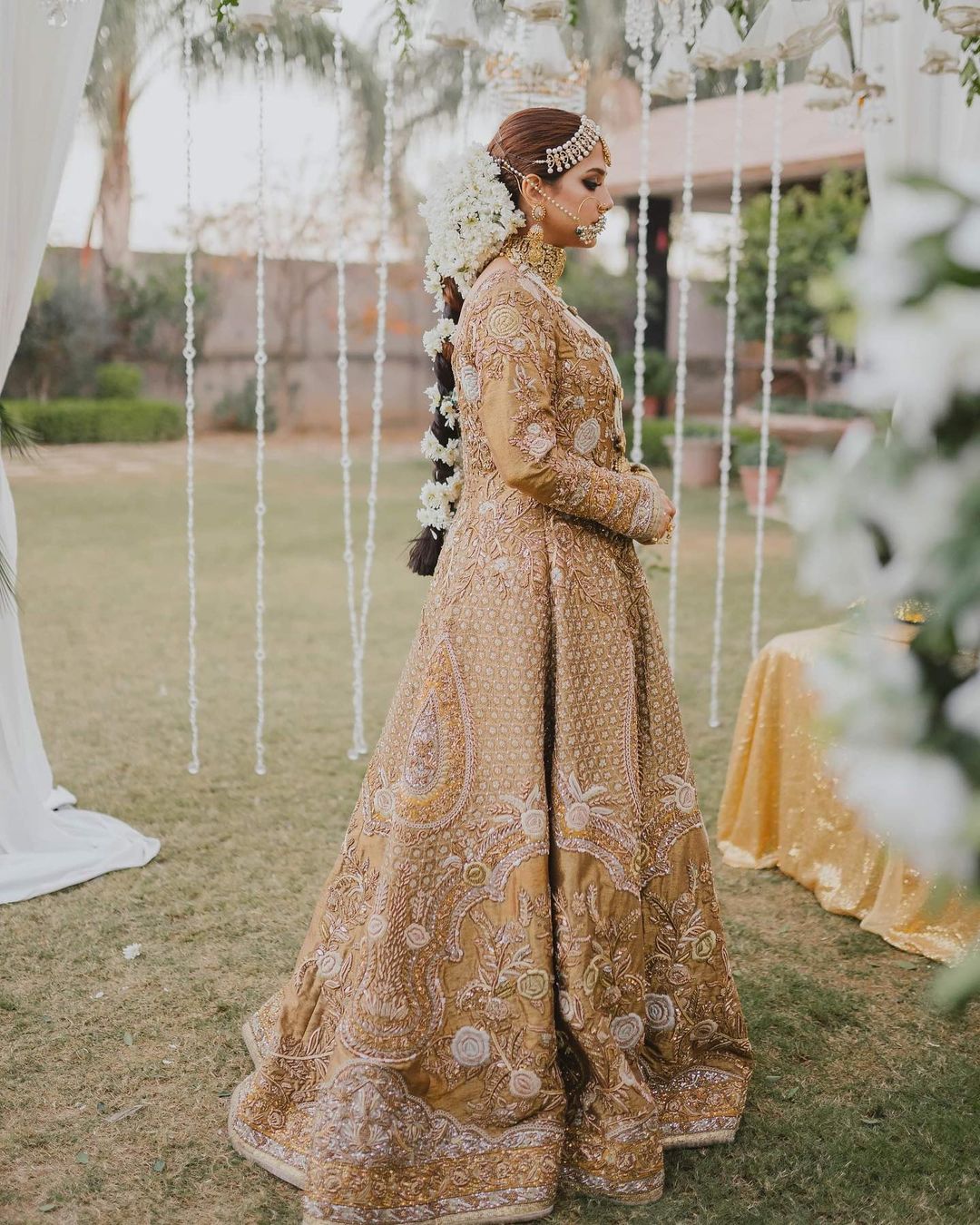 Sonya Hussyn Looks Adorable In Dull Gold Bridal Outfit | Reviewit.pk