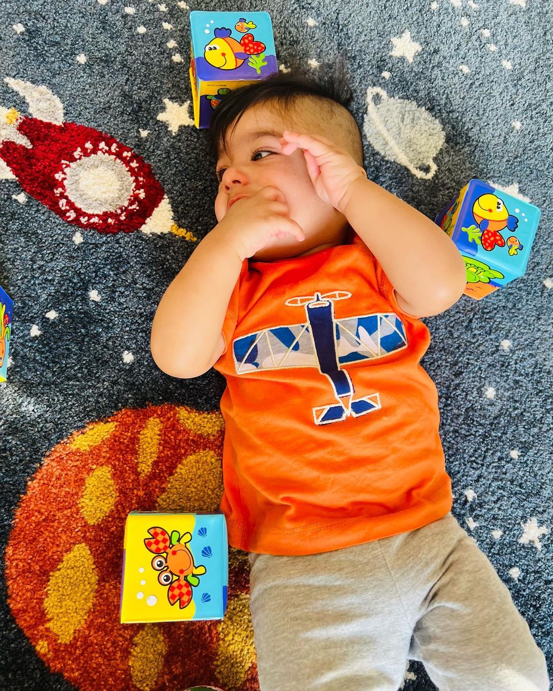 Zohreh Amir Shares New Pictures of Her Adorable Twins | Reviewit.pk