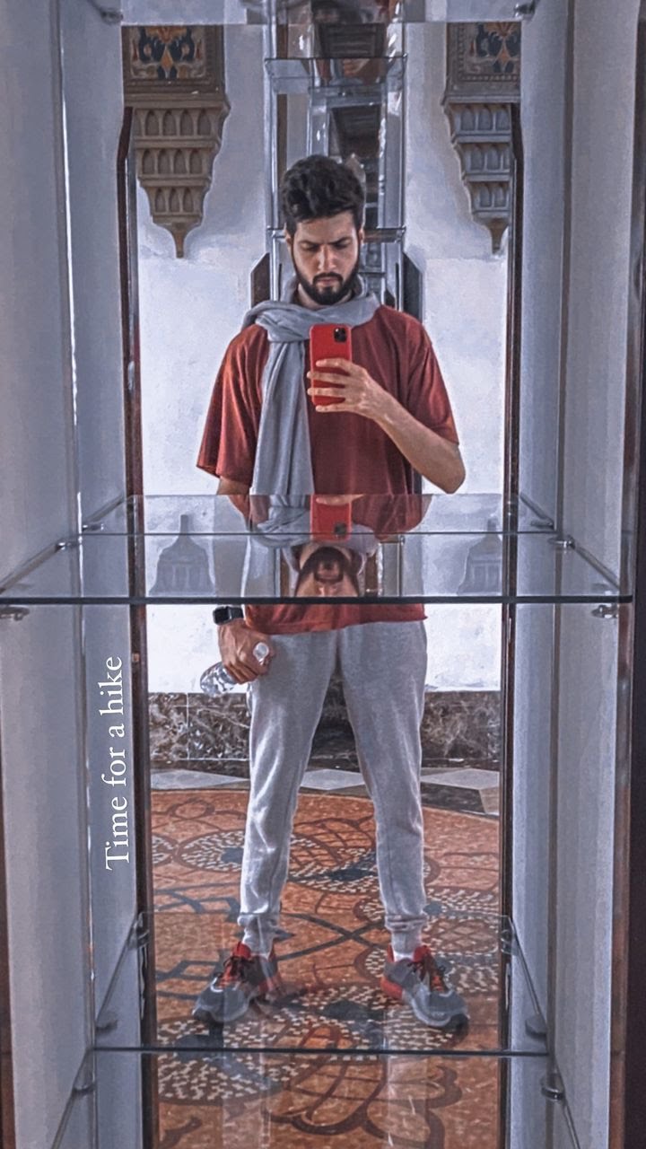 Abdullah Qureshi Shares New Pictures From Cave Thawr Makkah | Reviewit.pk