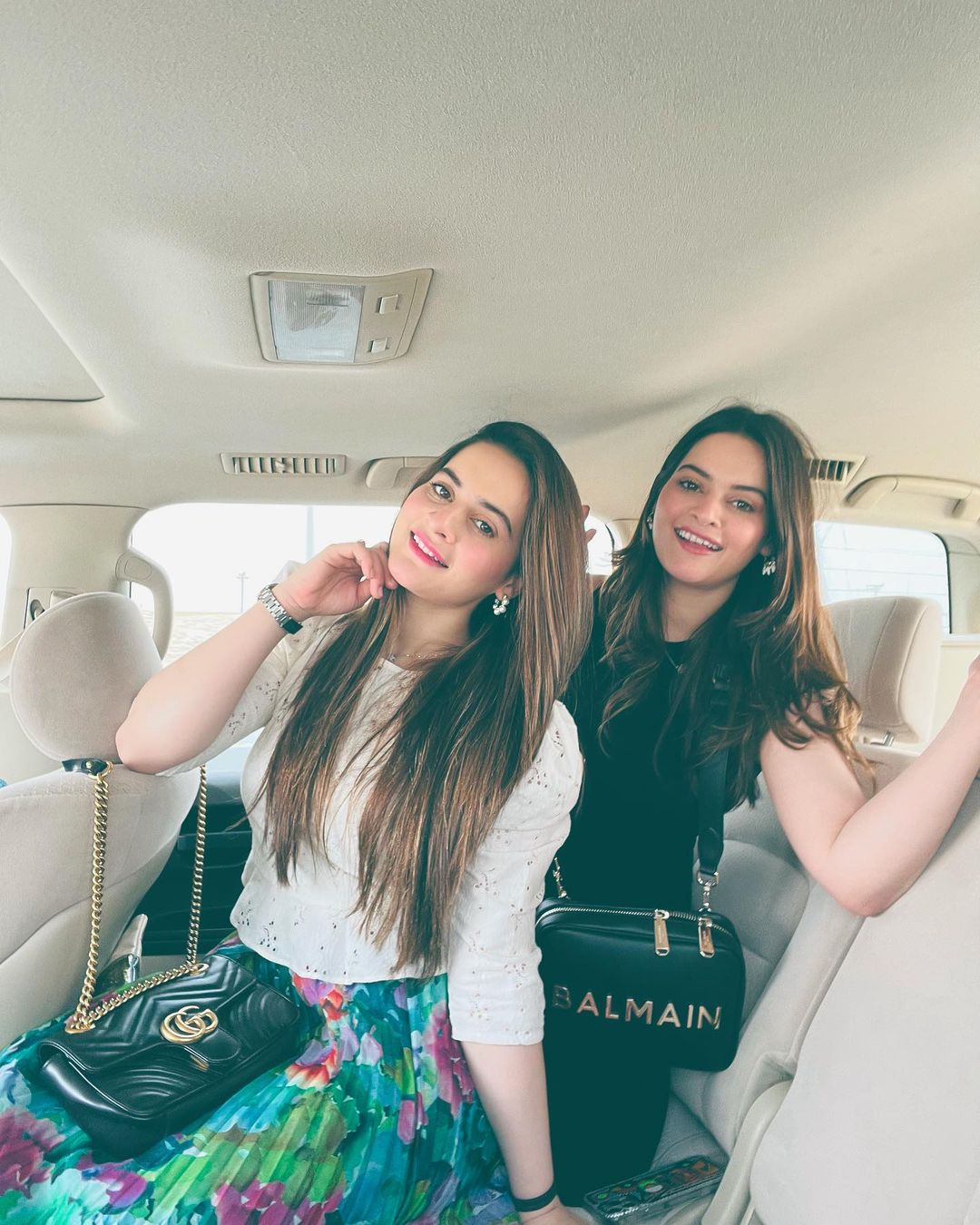 Aiman Khan And Minal Khan Celebrate Birthday With Their Family ...