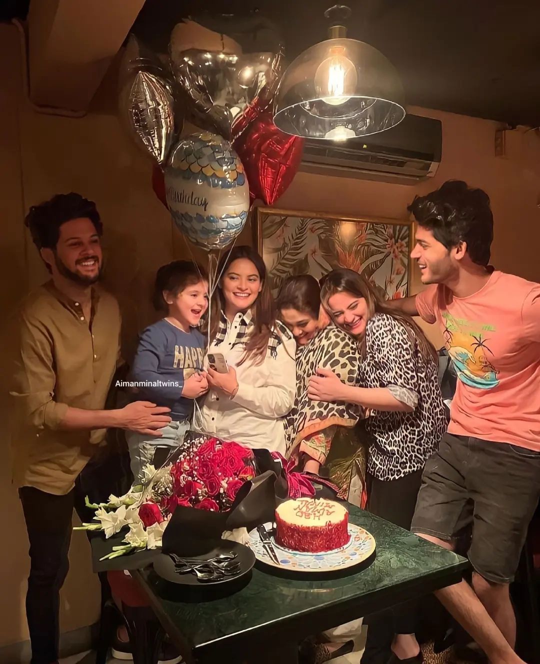 Aiman Khan And Minal Khan Celebrate Birthday With Their Family ...