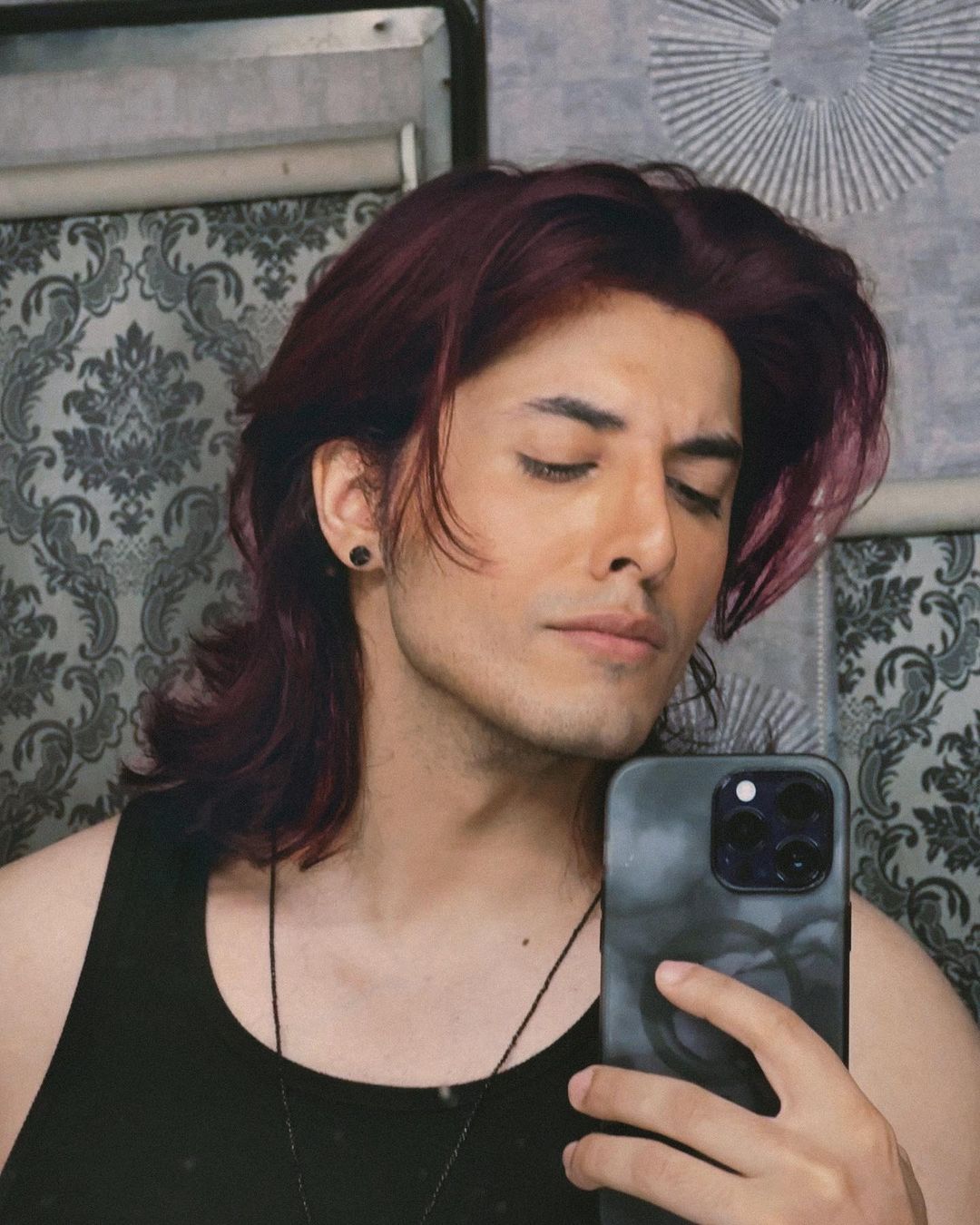 Ali Zafar Reacts To Criticism On Brother For His Latest Look | Reviewit.pk