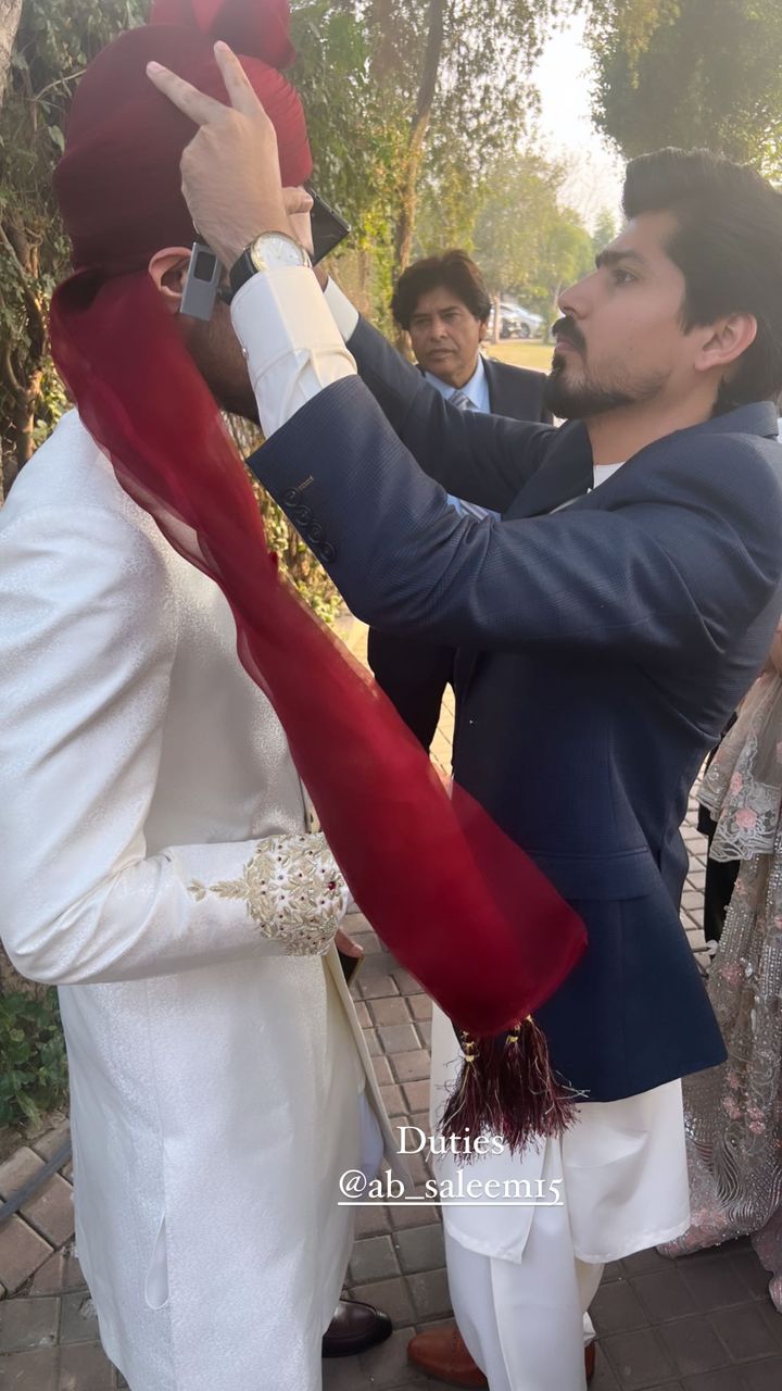 Durefishan Saleem Looks Like Royalty At A Family Wedding | Reviewit.pk