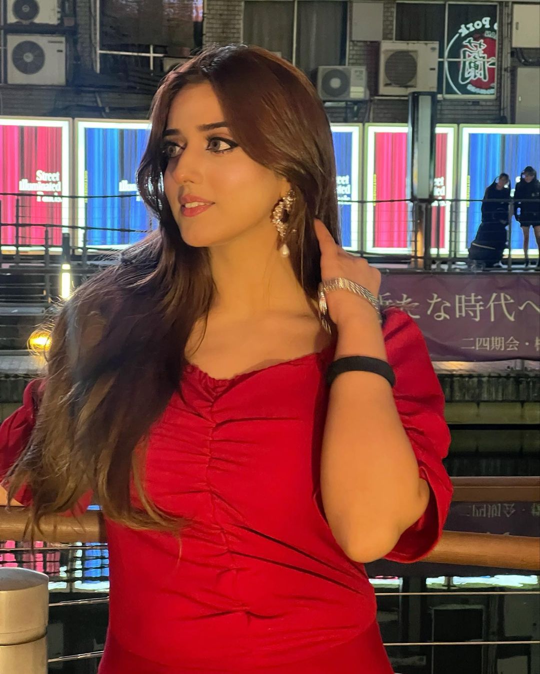 Jannat Mirza Takes A Trip To Japan | Reviewit.pk