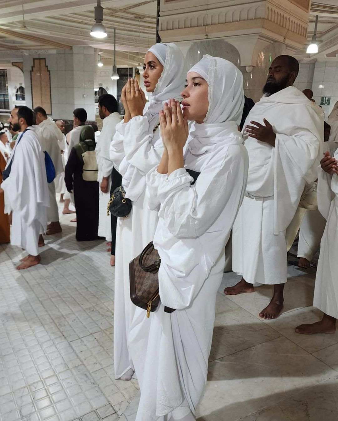 Famous French Model Embraces Islam - Shares Video | Reviewit.pk