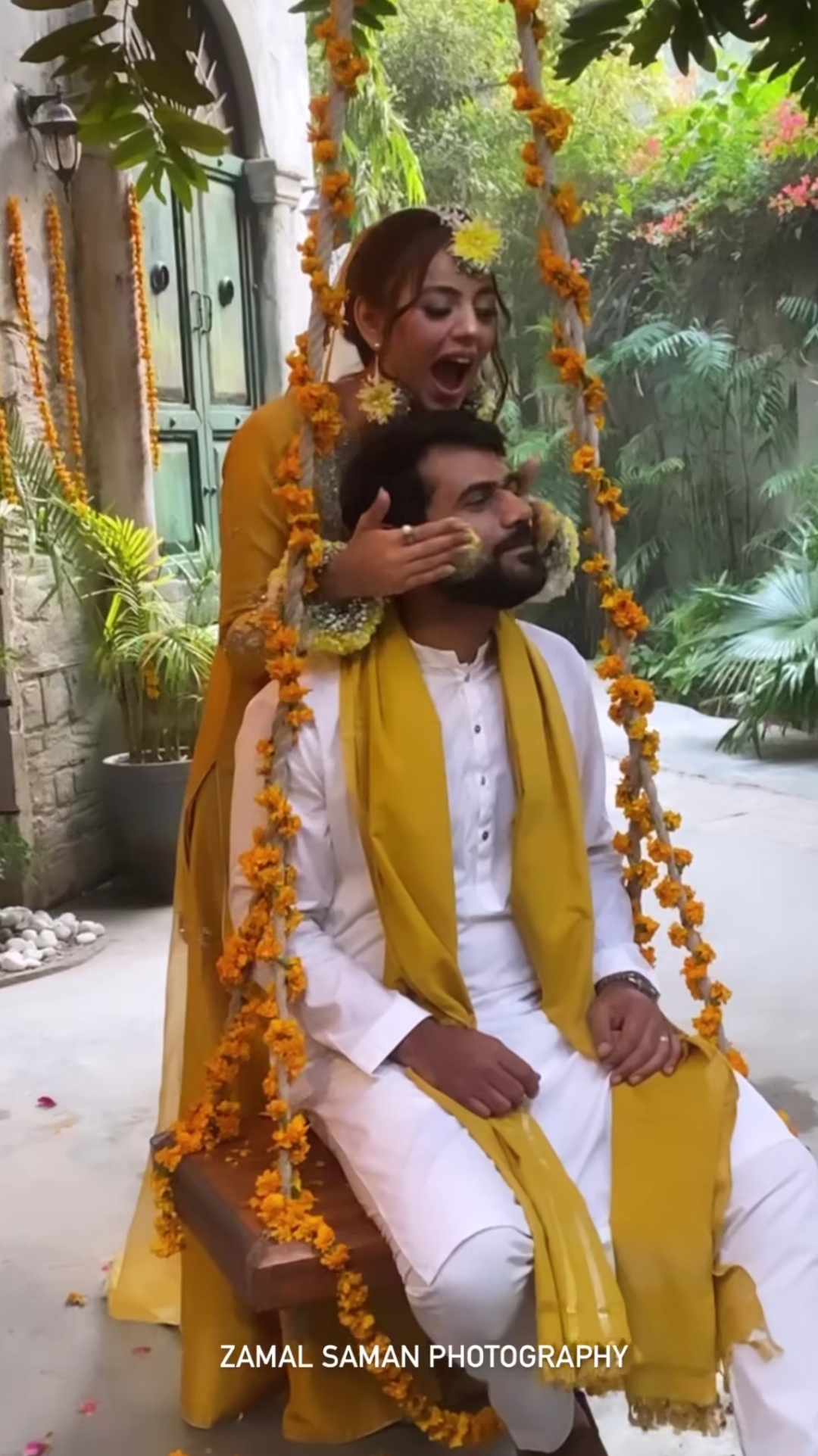 Maryam Noor & Fiance Pictures From Musical Night | Reviewit.pk