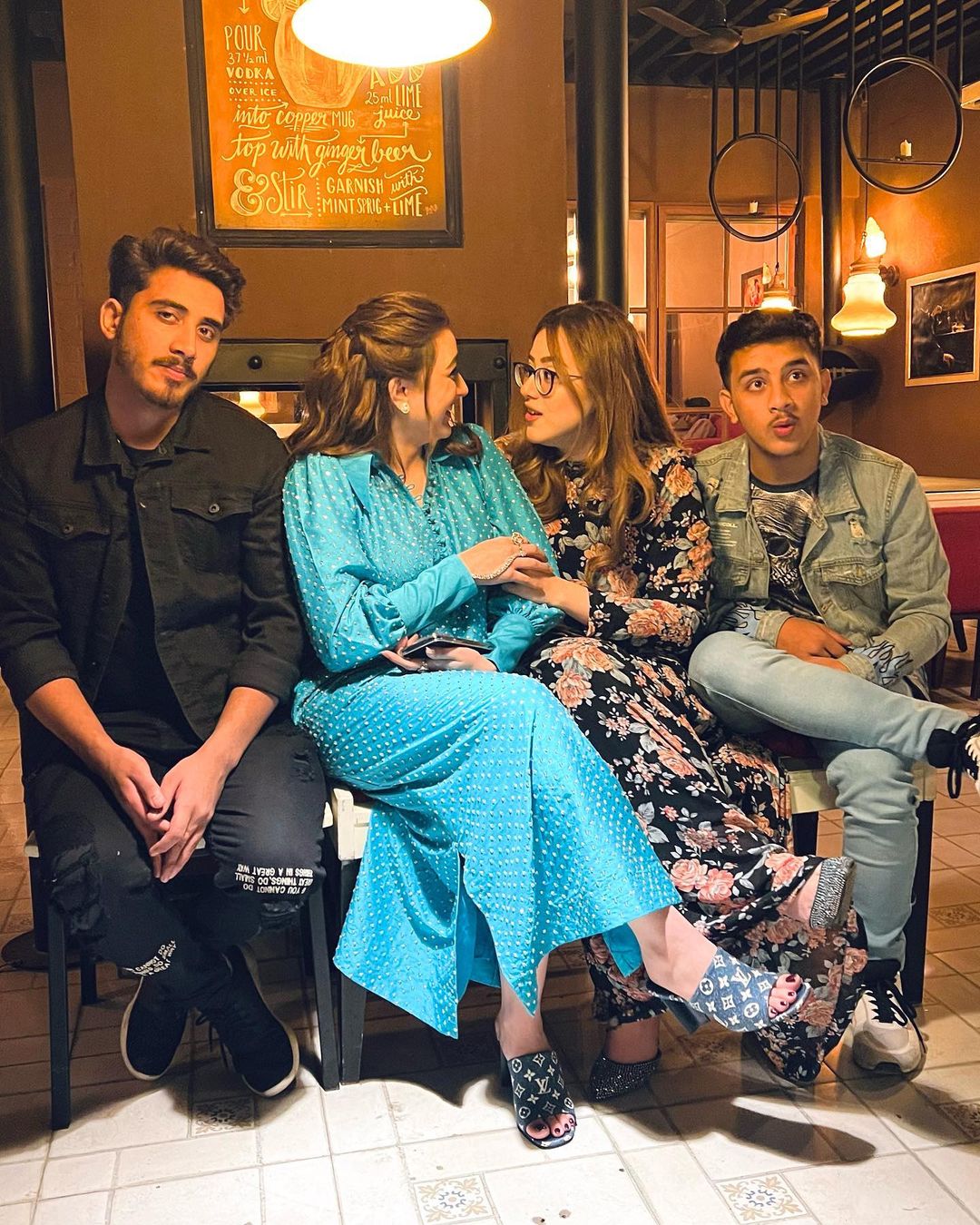 Momina Iqbal Celebrates Her Birthday With Style | Reviewit.pk