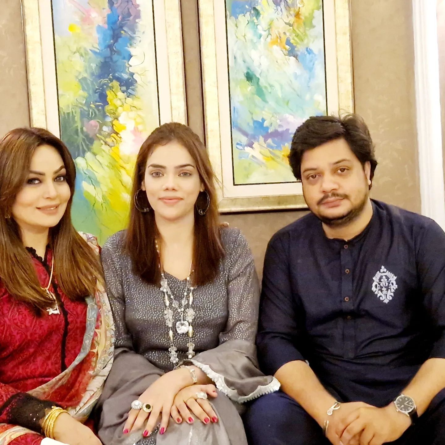 Sadia Imam Celebrates Birthday With Family | Reviewit.pk