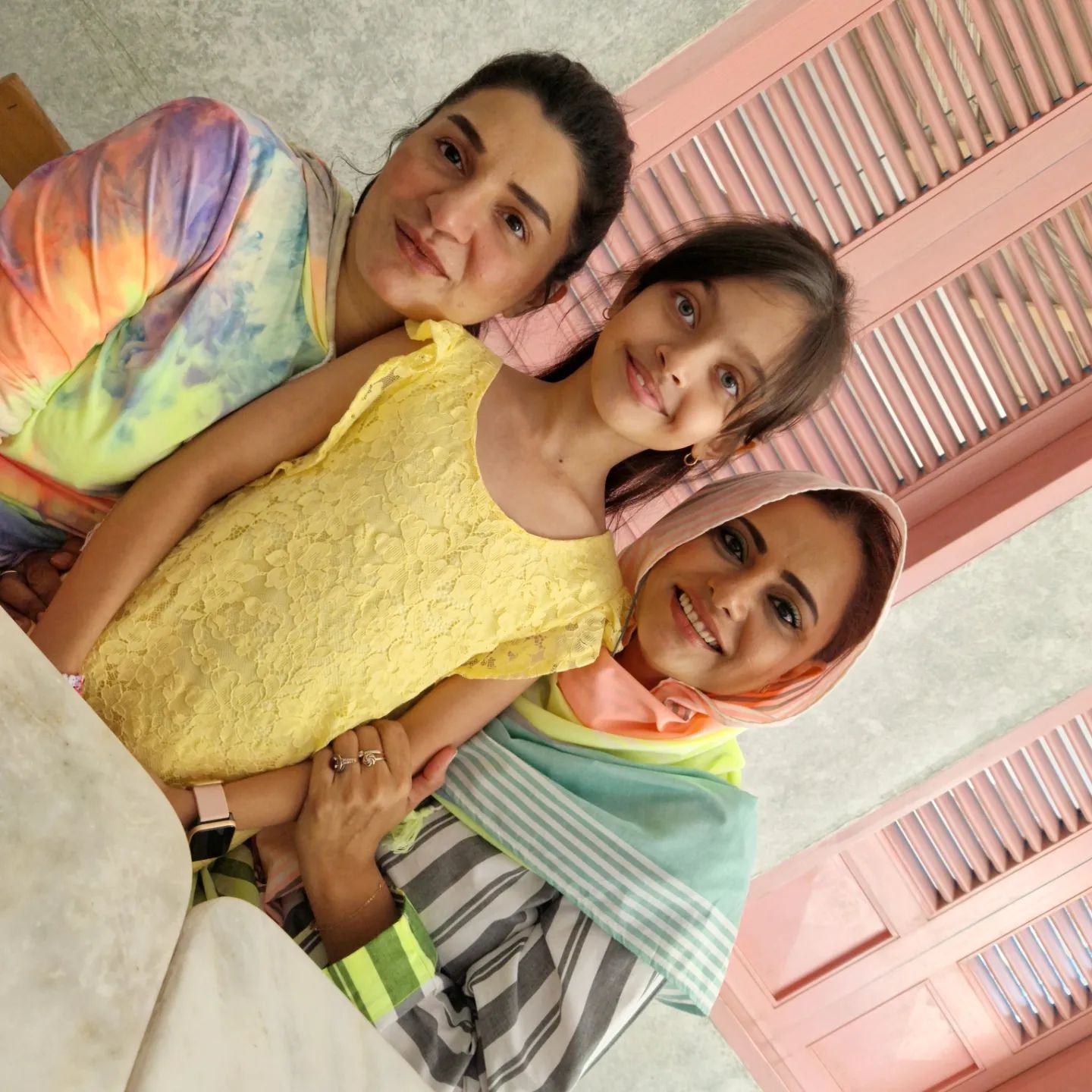 Sadia Imam Celebrates Birthday With Family | Reviewit.pk