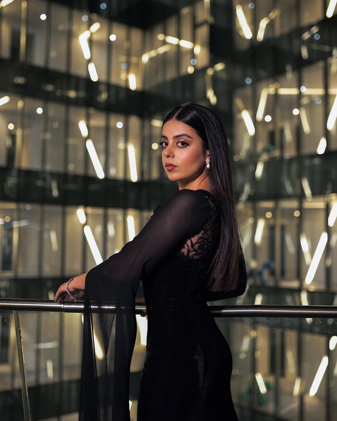 Yashma Gill Dances To The Beats At A Recent Wedding | Reviewit.pk