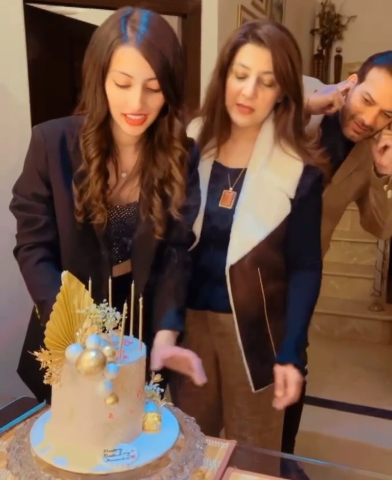 Saleem Sheikh Daughter Anumta Saleem Birthday Celebrations | Reviewit.pk