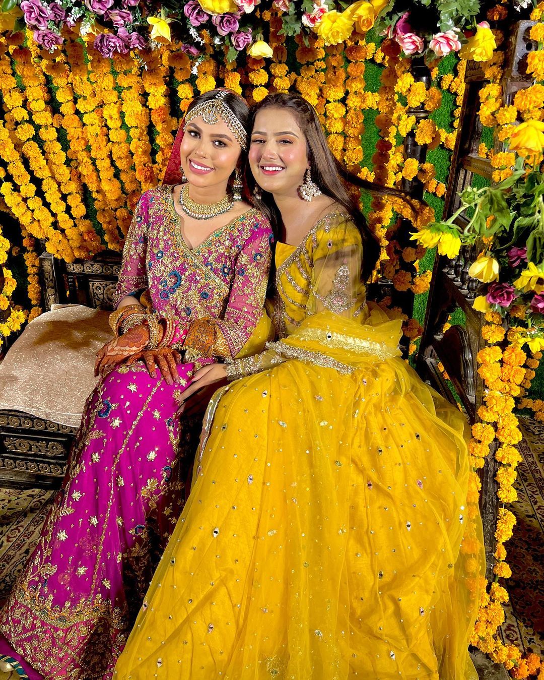 Azlan Shah & Warisha Mehndi Event Pictures | Reviewit.pk
