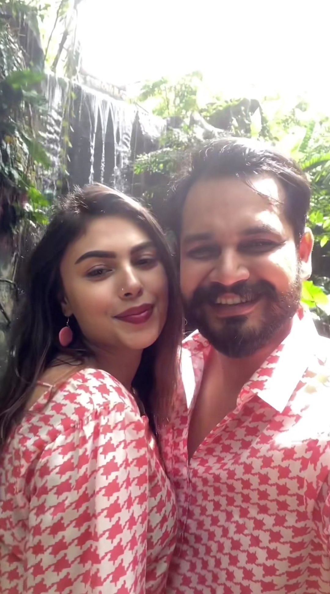 Vlogger Azlan Shah & Warisha In Kuala Lumpur for Honeymoon | Reviewit.pk