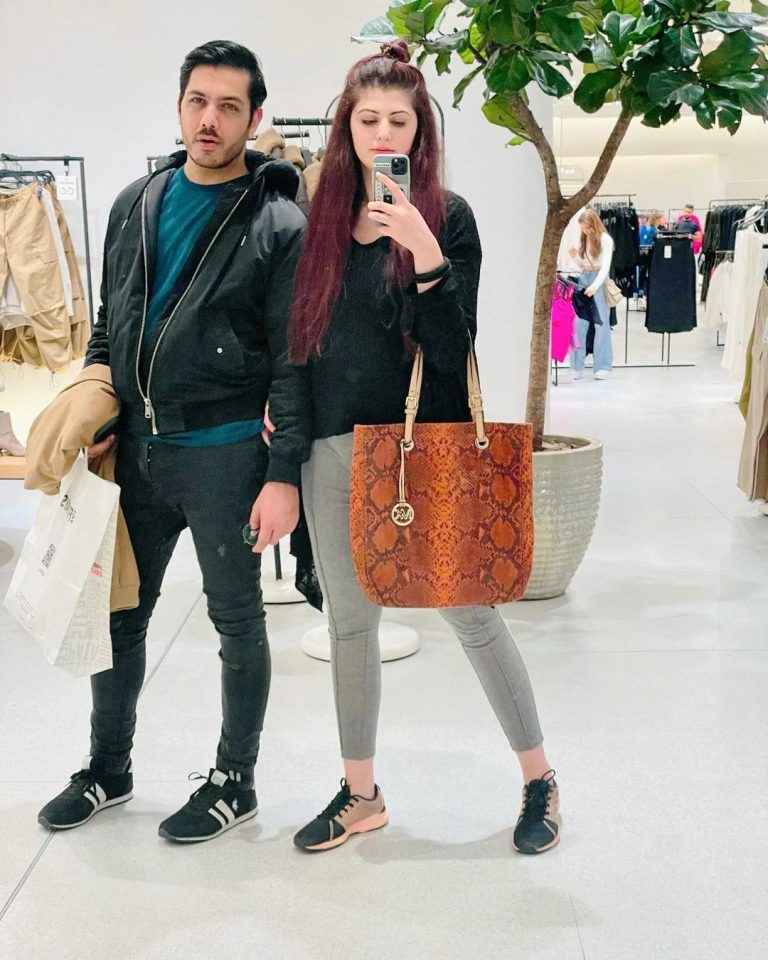 Goher Mumtaz New Pictures With His Wife Anam Goher | Reviewit.pk