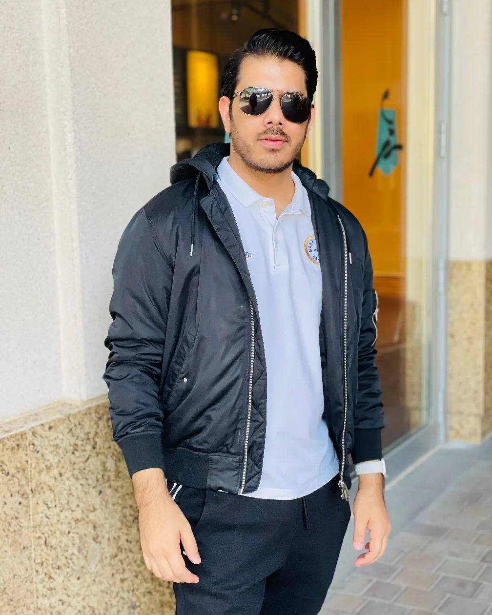 Goher Mumtaz New Pictures With His Wife Anam Goher | Reviewit.pk