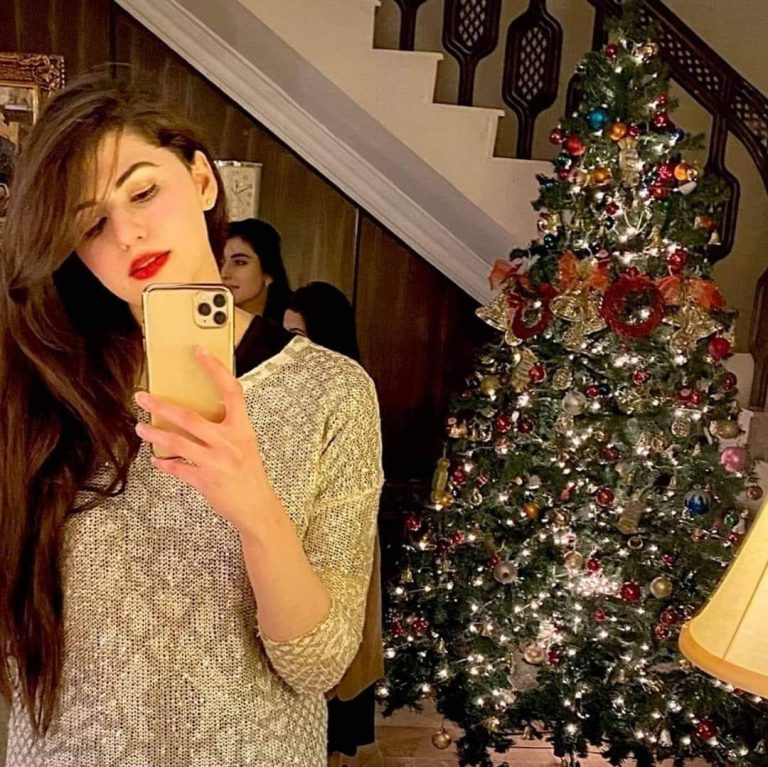 Goher Mumtaz New Pictures With His Wife Anam Goher | Reviewit.pk