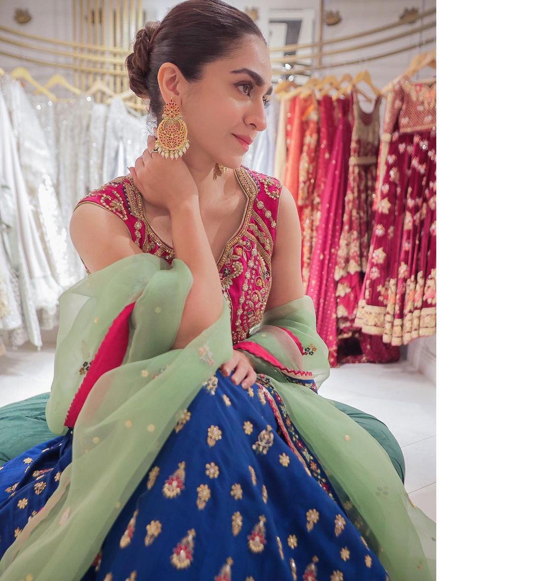 Hajra Yamin Looks Beautiful in Eastern Formal Outfits | Reviewit.pk