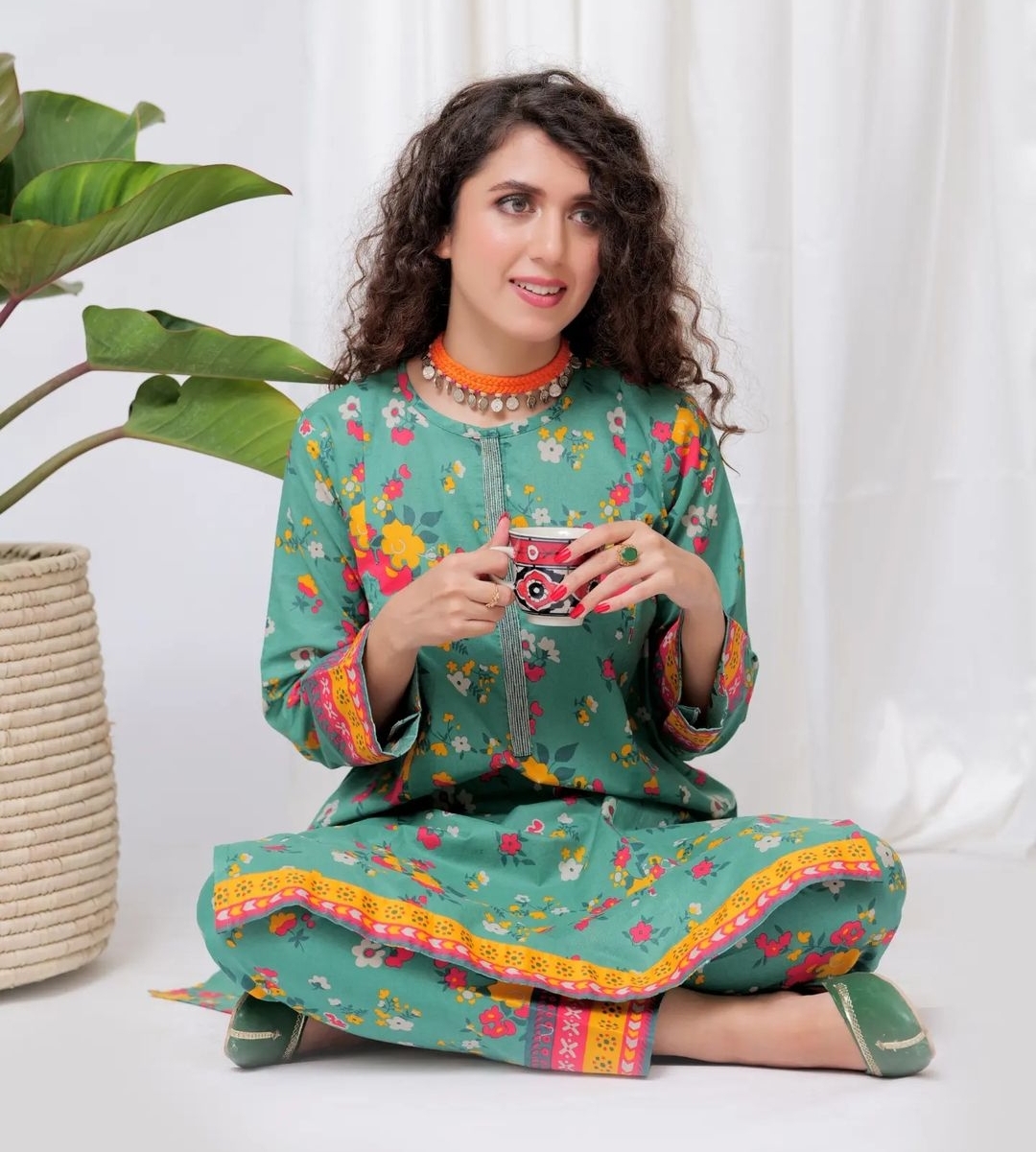 Mere Humsafar Fame Hira Umer Beautiful Pictures | Reviewit.pk