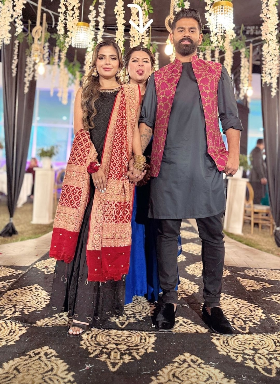 Iqra Aziz & Yasir Hussain Pictures From Family Wedding | Reviewit.pk