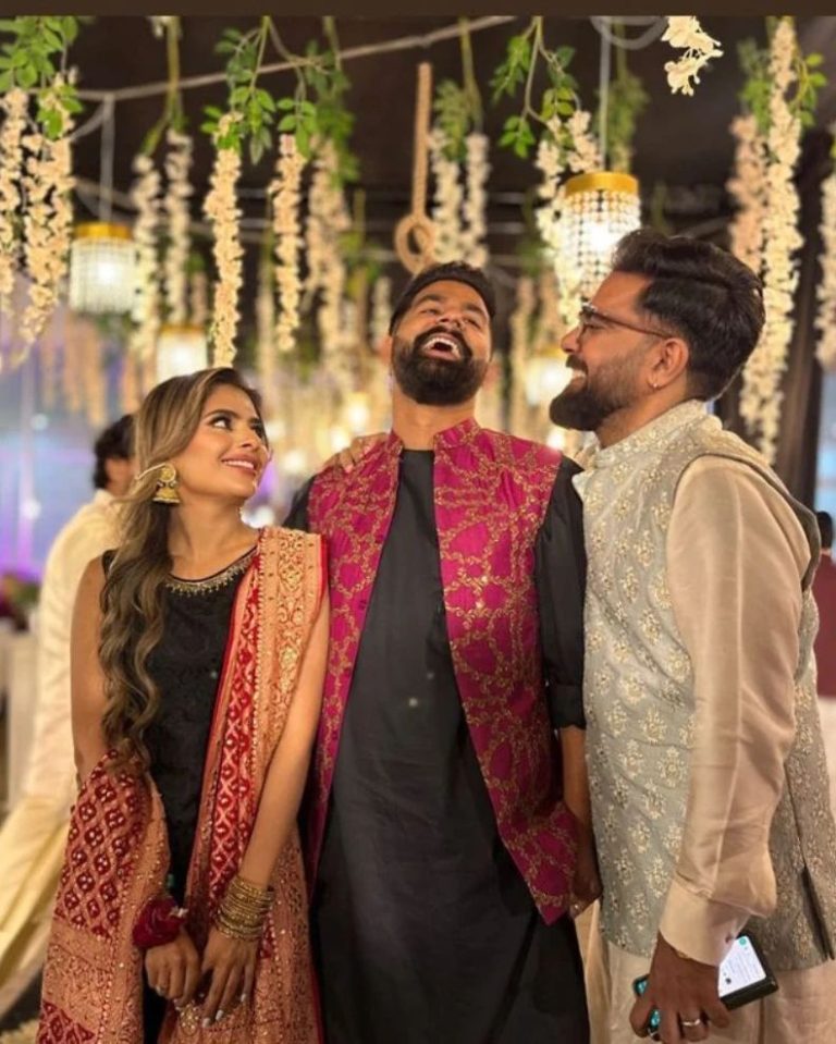 Iqra Aziz & Yasir Hussain Pictures From Family Wedding | Reviewit.pk