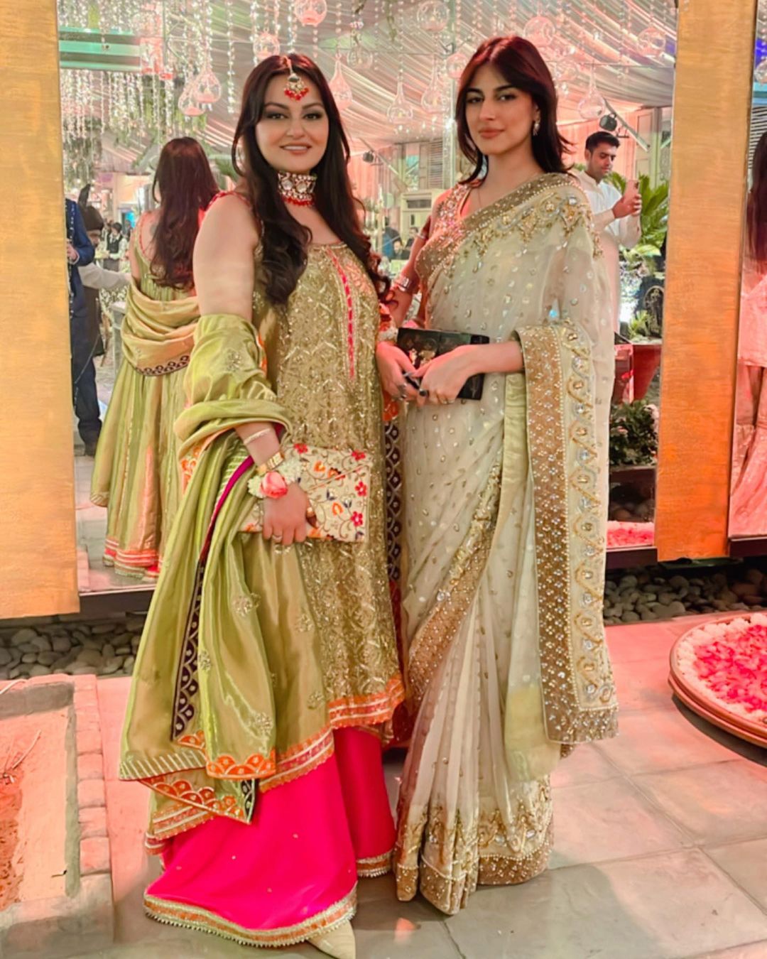 Juvaria Abbasi New Pictures With Daughter from Friend's Wedding ...