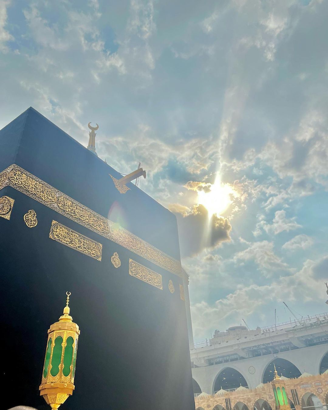 Mawra Hocane Umrah Pictures From Saudi Arabia | Reviewit.pk