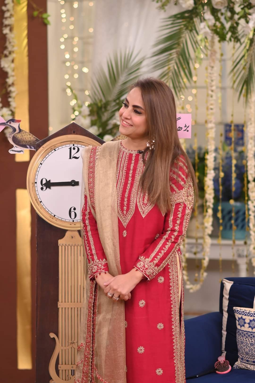 Adorable anniversary pictures of Nadia Khan goes viral