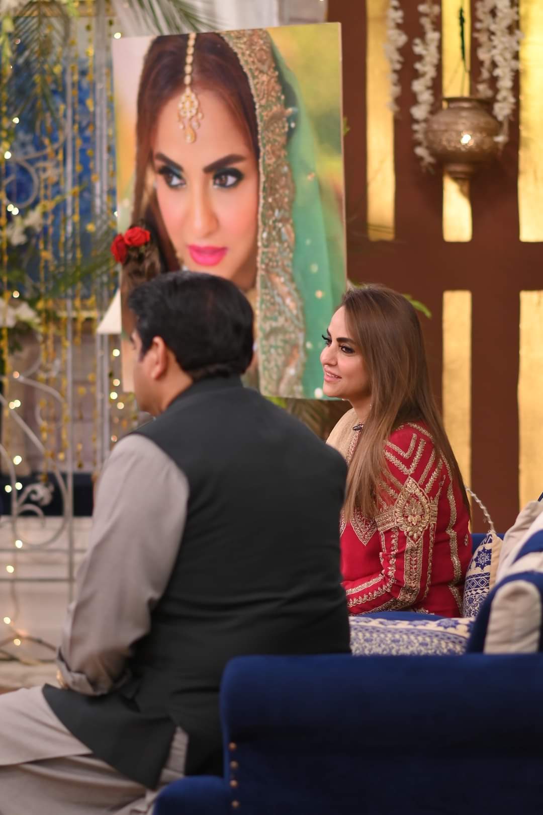 Nadia Khan Anniversary Pictures from Good Morning Pakistan | Reviewit.pk
