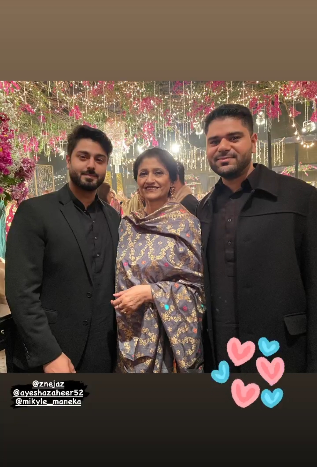 Nauman Ijaz Family Pictures from Recent Event | Reviewit.pk