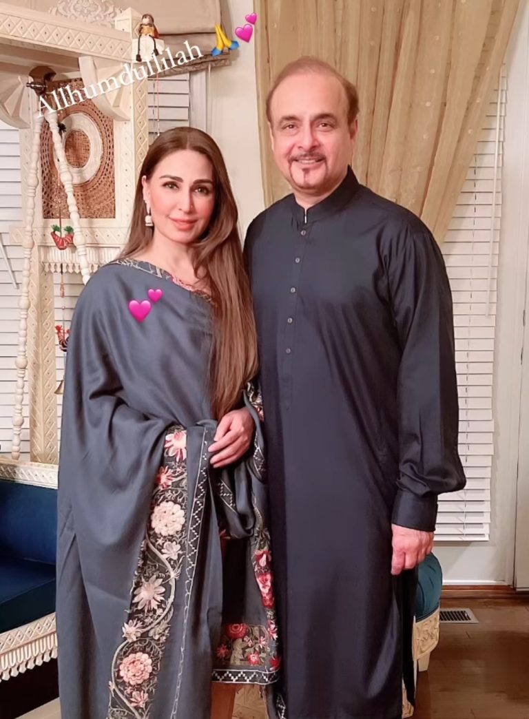 Unseen Photos Of Reema Khan With Family & Friends | Reviewit.pk