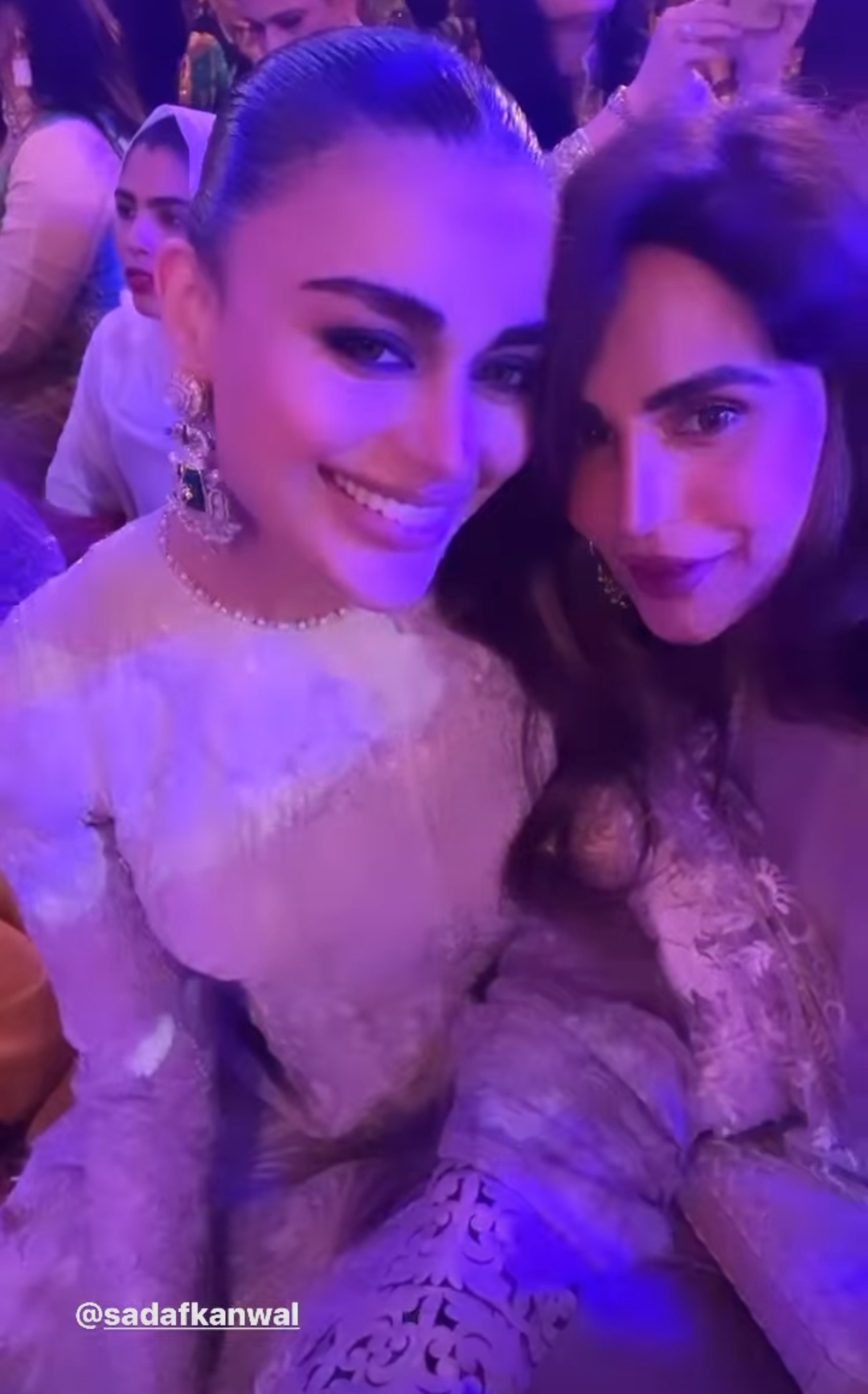 Sadaf & Shahroze New Pictures From Lahore Family Trip | Reviewit.pk