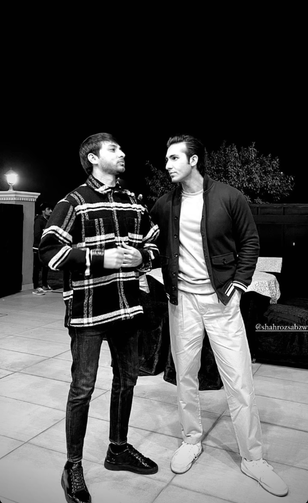 Sadaf & Shahroze New Pictures From Lahore Family Trip | Reviewit.pk