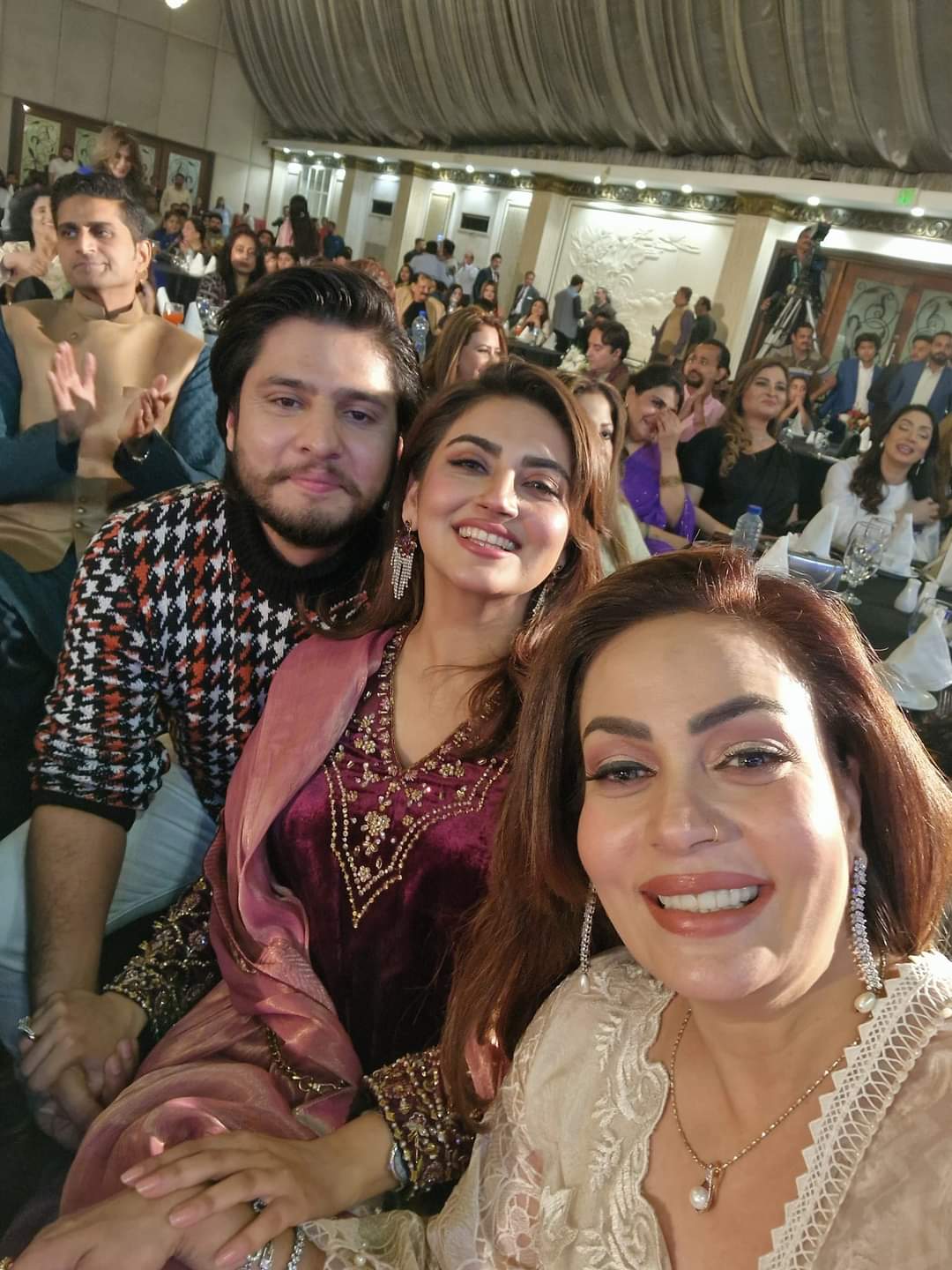 Sadia Imam New Pictures With Her Adorable Daughter | Reviewit.pk