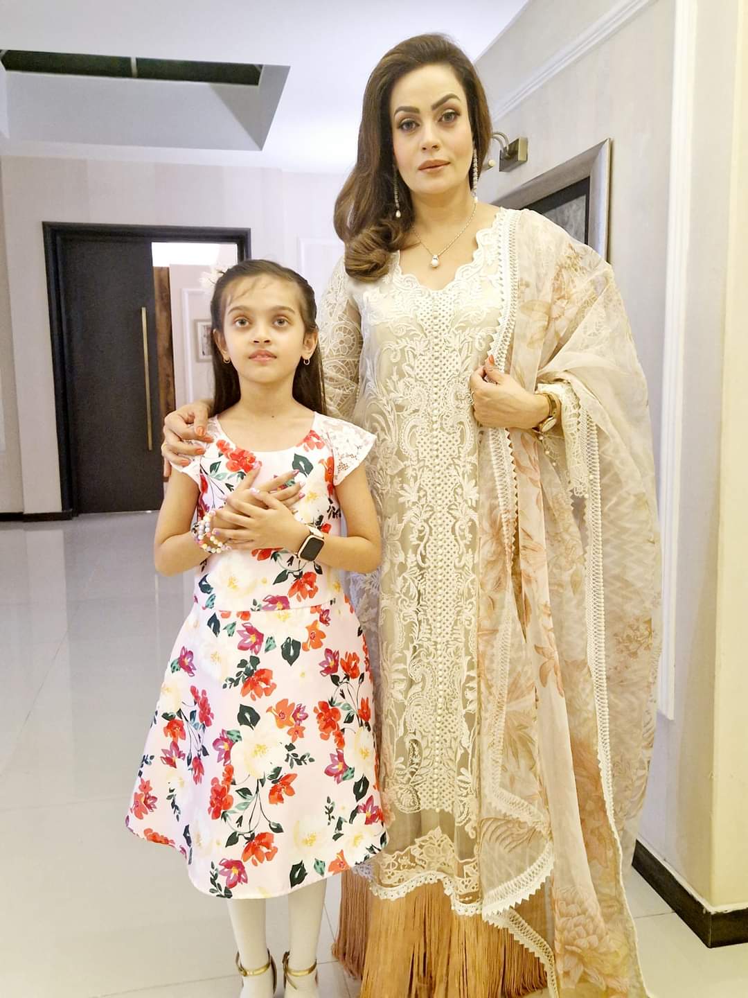 Sadia Imam New Pictures With Her Adorable Daughter | Reviewit.pk