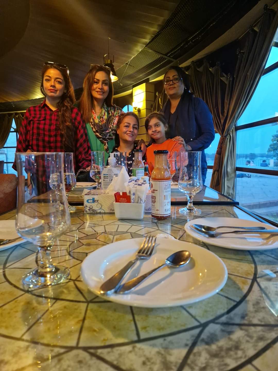 Sadia Imam New Pictures With Her Adorable Daughter | Reviewit.pk