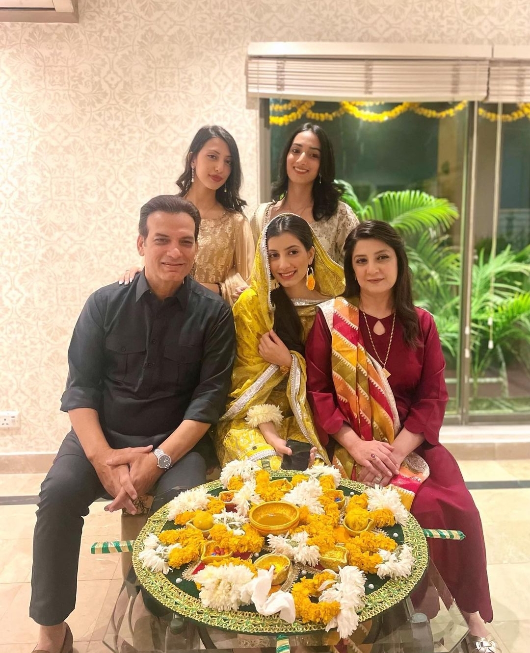 Saleem Sheikh Daughter Nashmiya Saleem Nikkah Pictures | Reviewit.pk