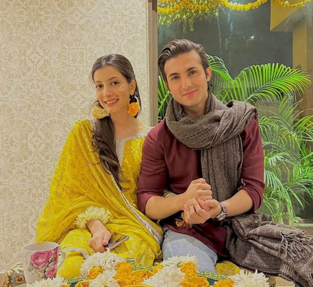 Saleem Sheikh Daughter Nashmiya Saleem's Mayun Pictures | Reviewit.pk