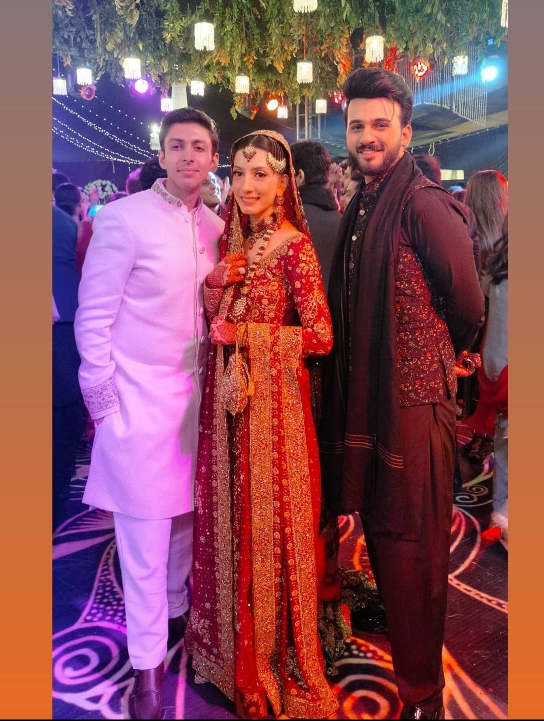 Saleem Sheikh Daughters Pictures from Sister Wedding | Reviewit.pk