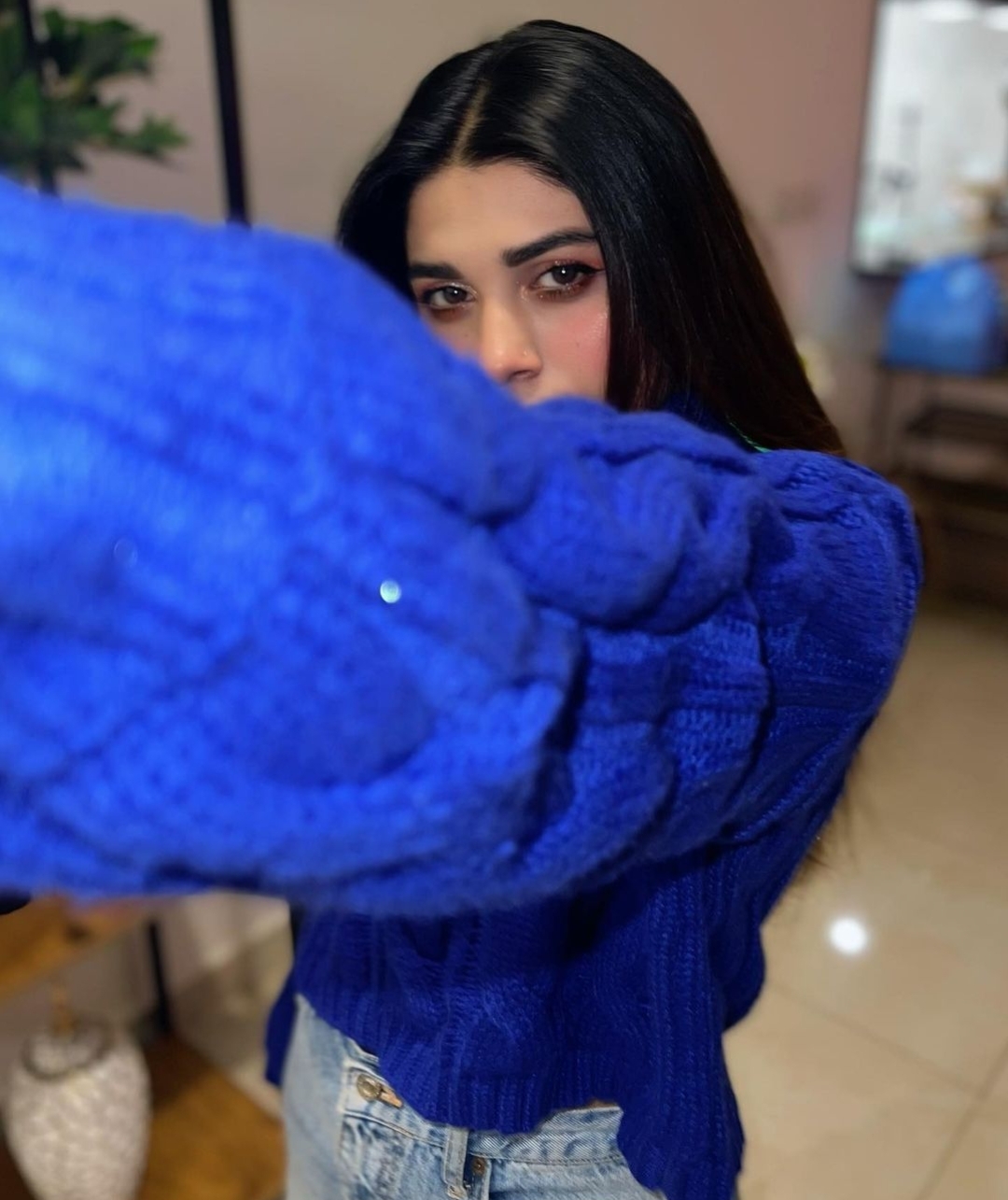 Mahi Baloch Celebrates Birthday With Friends & Family | Reviewit.pk