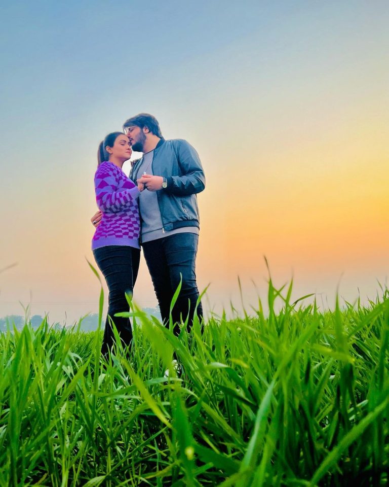 Sehar Hayat's Shares New Loved Up Pictures With Husband | Reviewit.pk