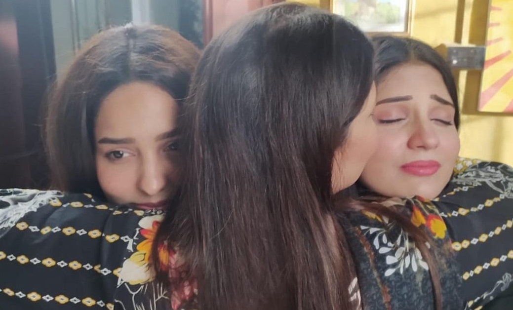 Who Is Waniya From Mere Damad | Reviewit.pk