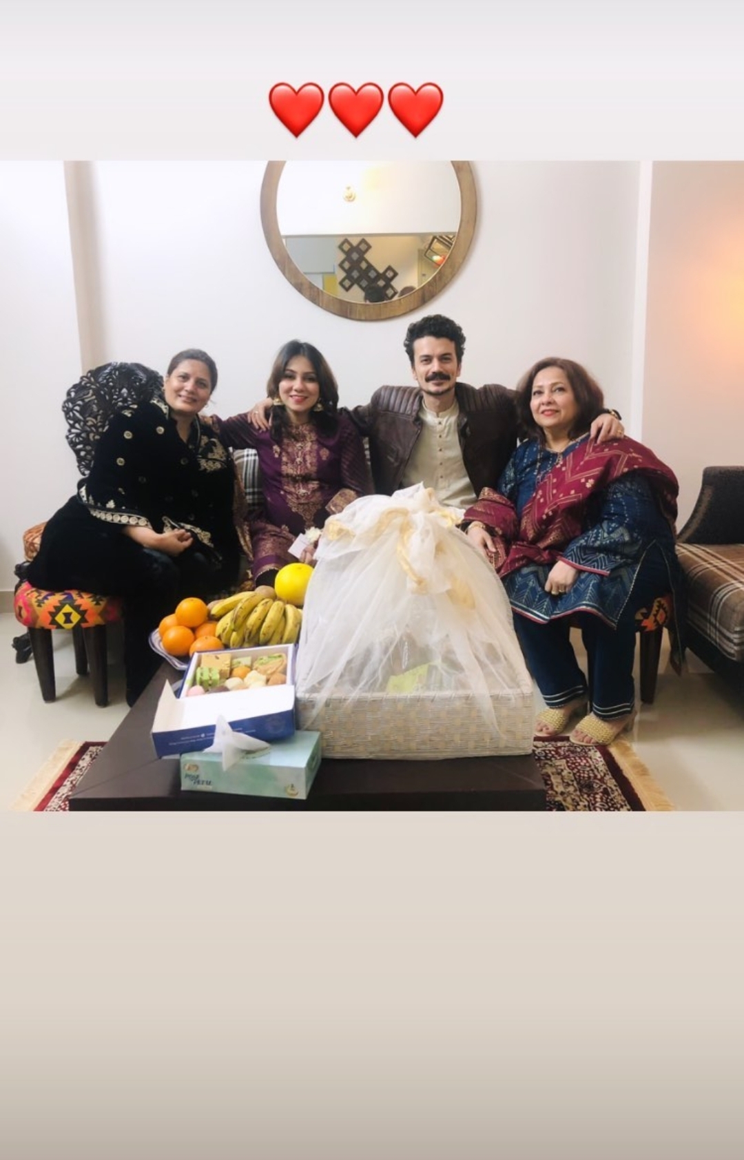 Dil Moum Ka Dia Actress Zubi Majeed Goud Bharai Pictures | Reviewit.pk