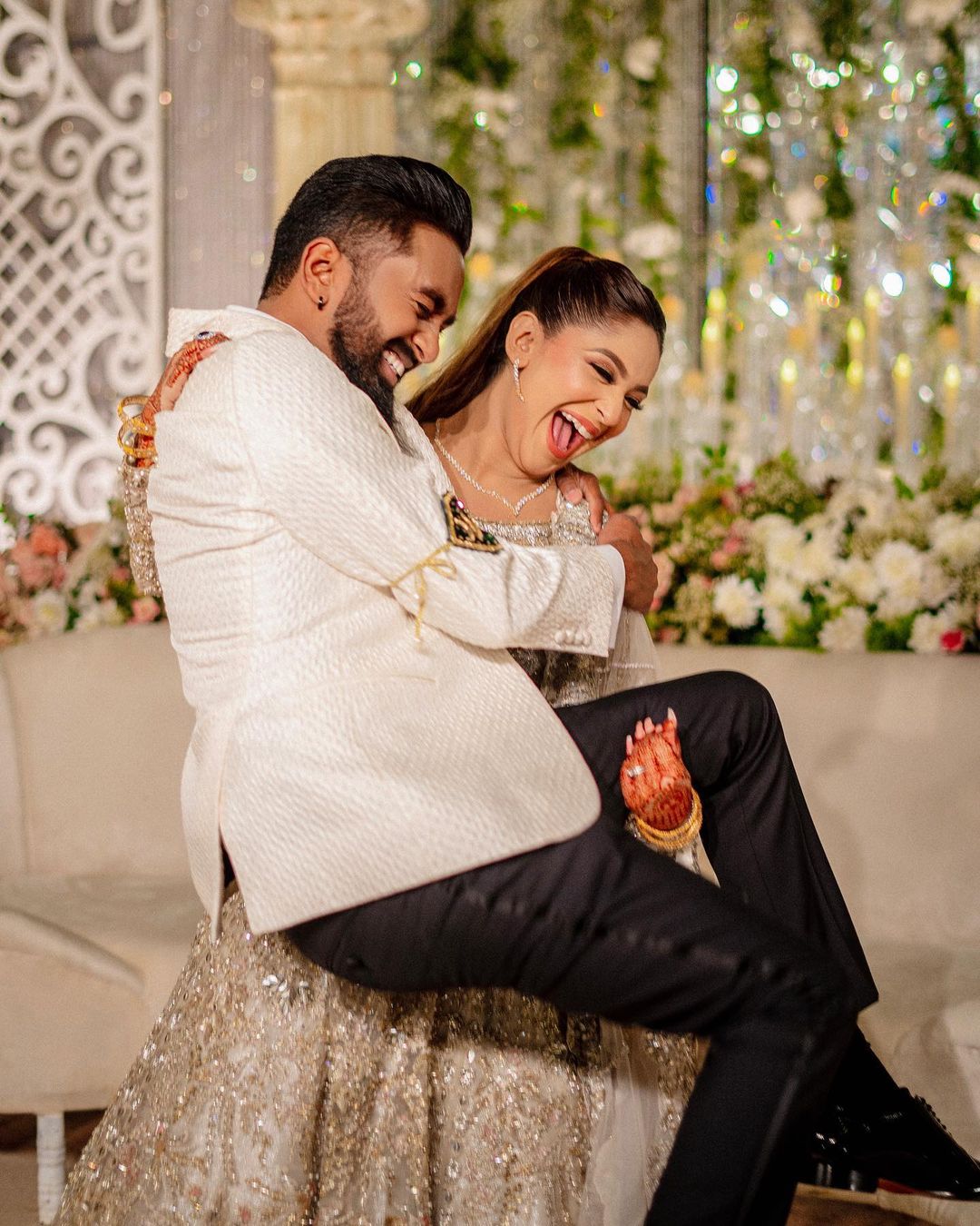 Bride Picking Up Groom At Their Wedding Goes Viral | Reviewit.pk