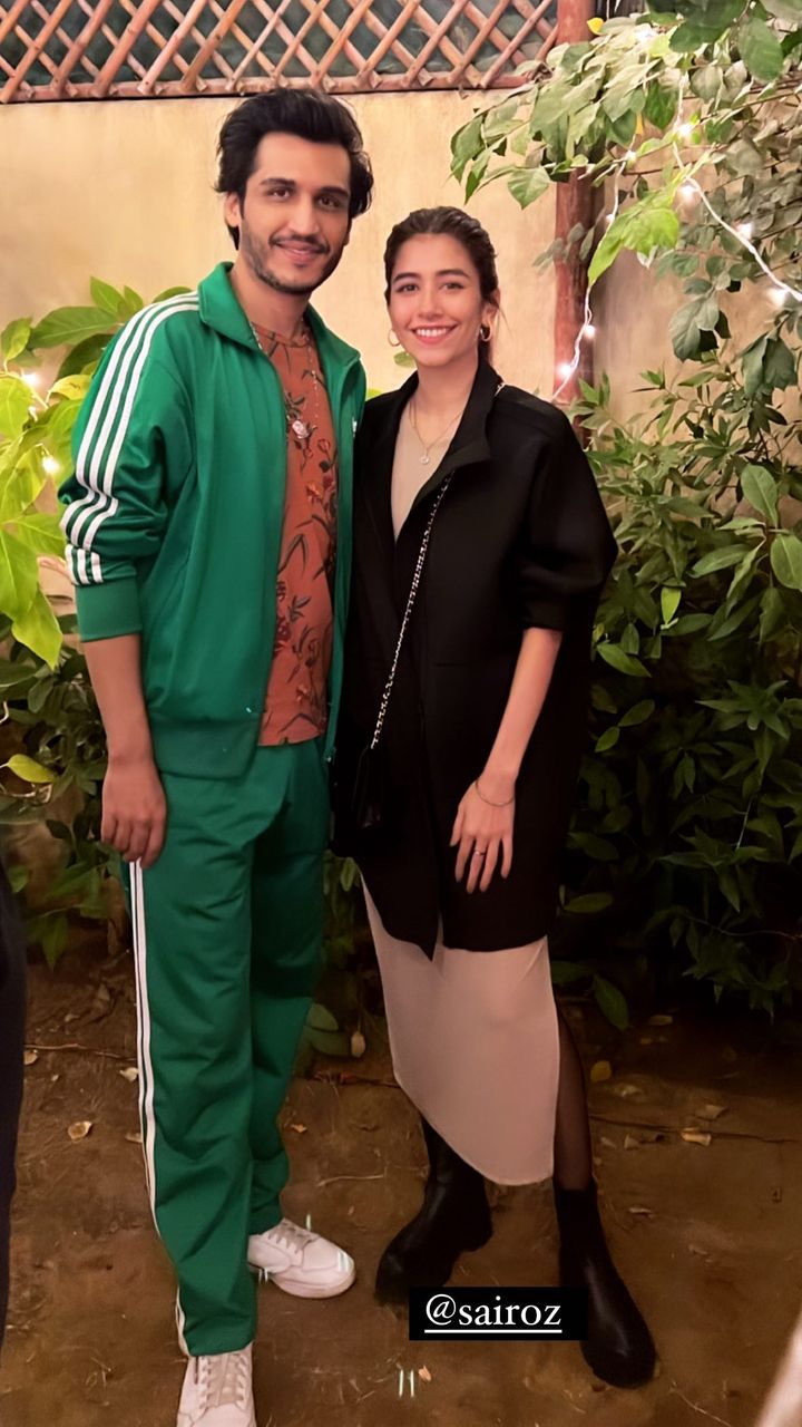 Dananeer Mobeen Celebrates Star-Studded Birthday | Reviewit.pk