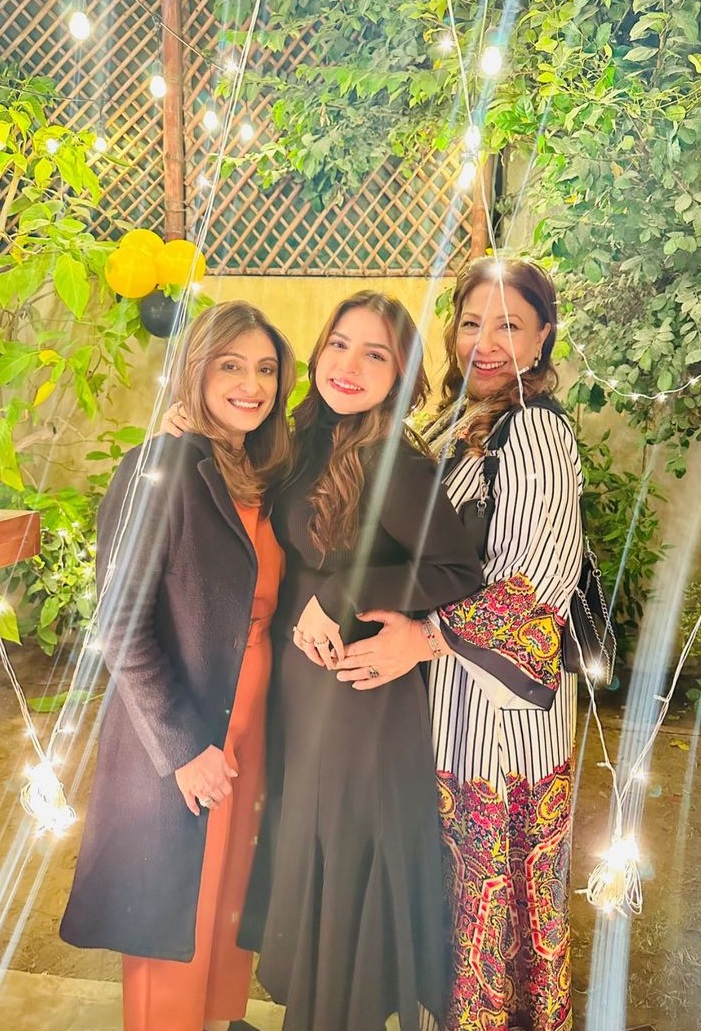 Dananeer Mobeen - 10 Unknown Facts About Her | Reviewit.pk