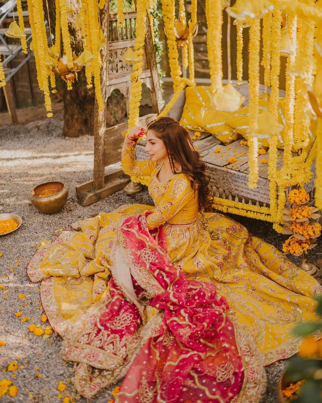 Dananeer Mobeen Is A Vision In Her Latest Bridal Shoot | Reviewit.pk